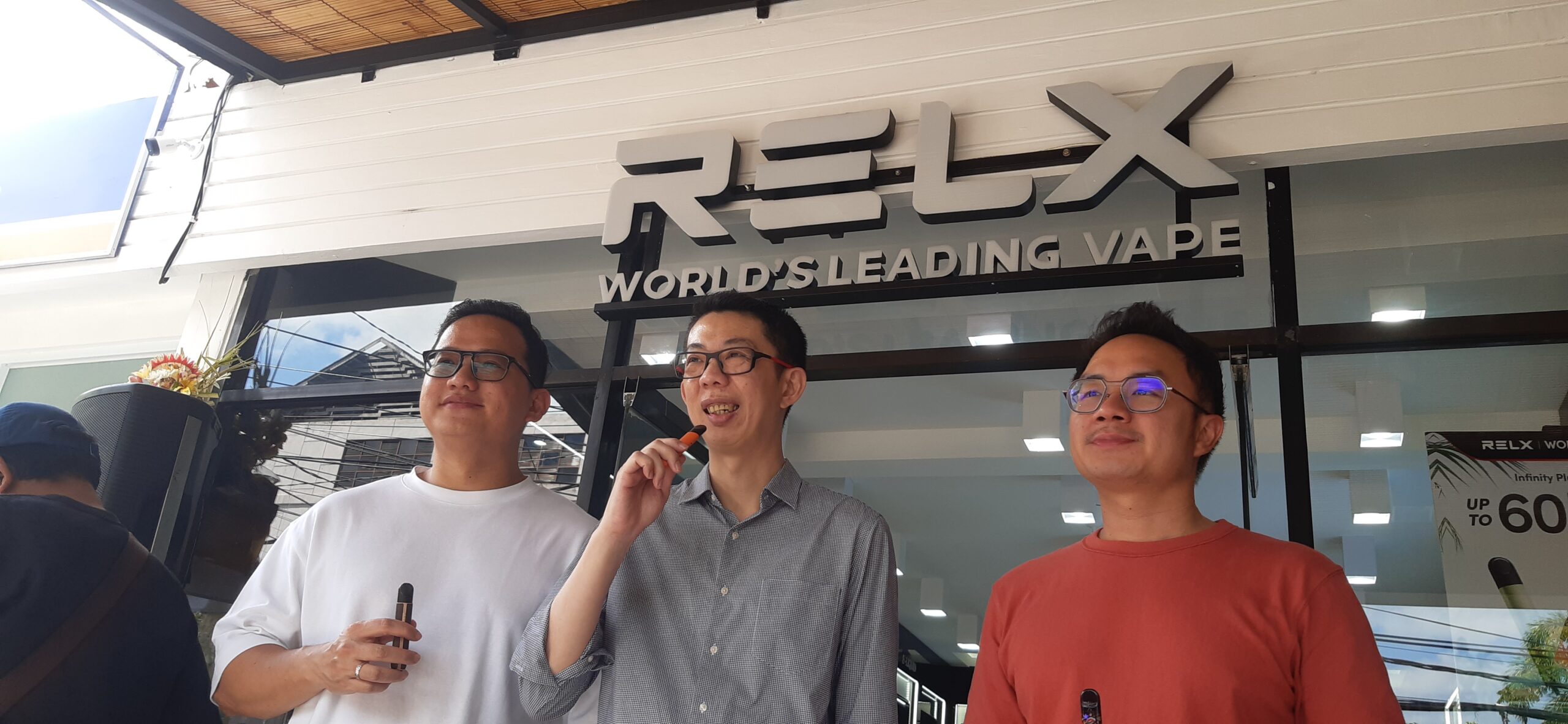 Buka di Kawasan Wisata Petitenget Bali, RELX Store Tersebar di 70 Kota ...