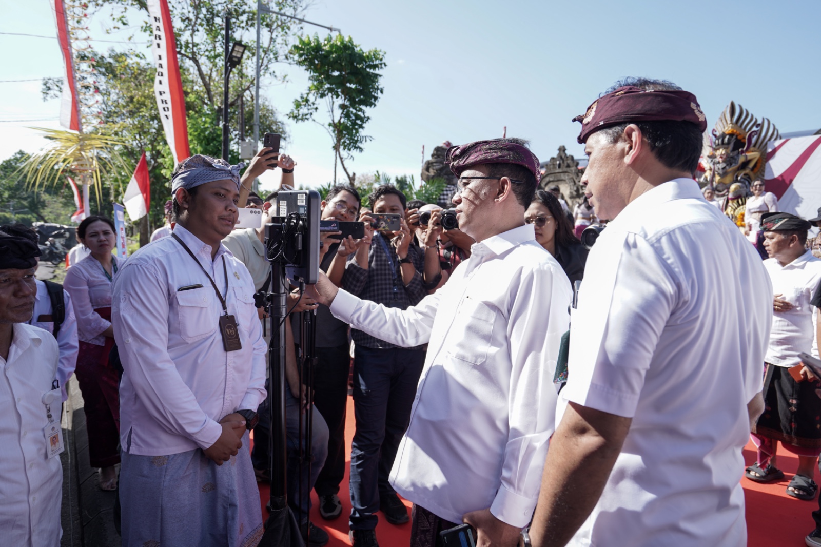 Naik Bus TMD Kini Bisa Gunakan QRIS Tap, Hasil Kolaborasi Bank BPD Bali ...